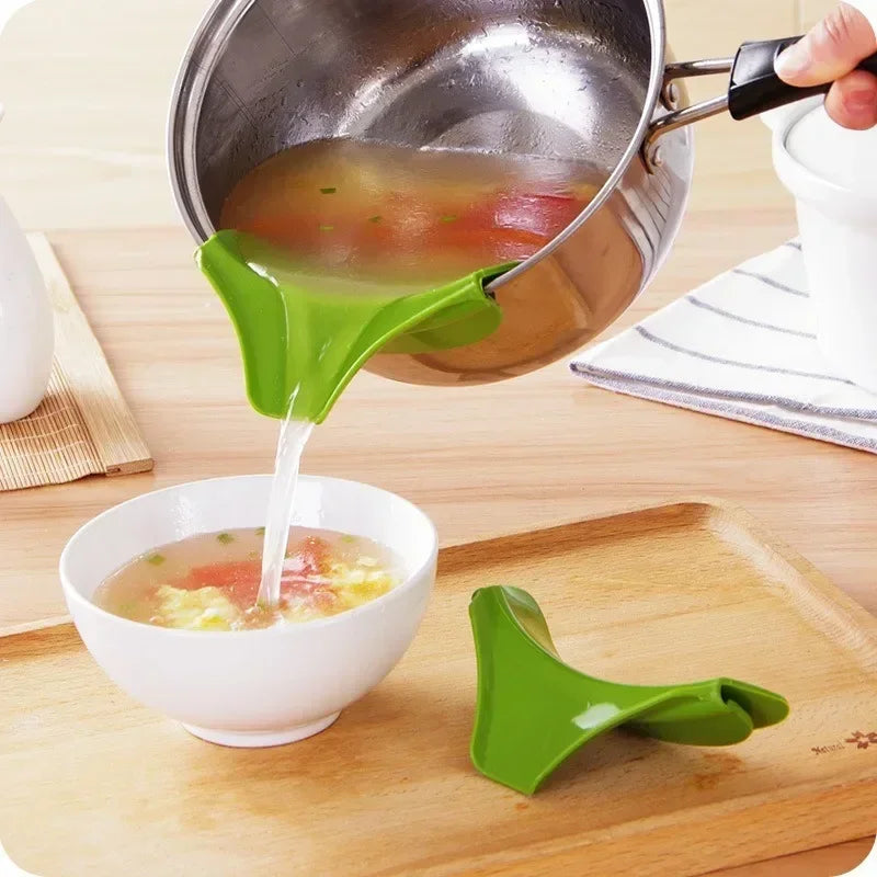 Silicone Anti-spill Clip-on Pot Funnel Spout on Luulla